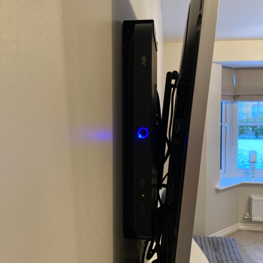Sky Box Wall Mount: Dynas Bracket for Sky Q Box – Dynas Ltd